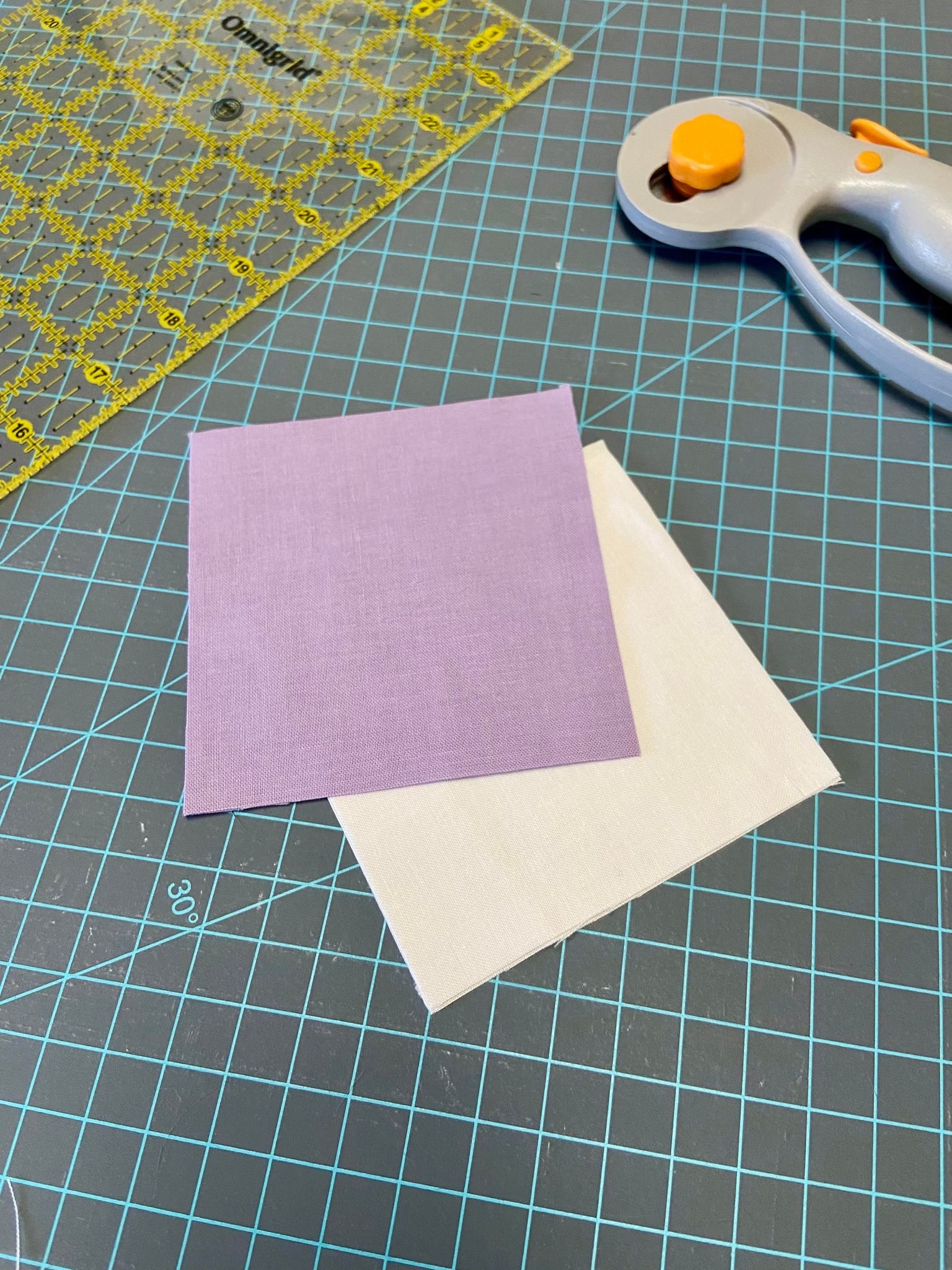 How to Sew Half Square Triangles for a Beginner ...