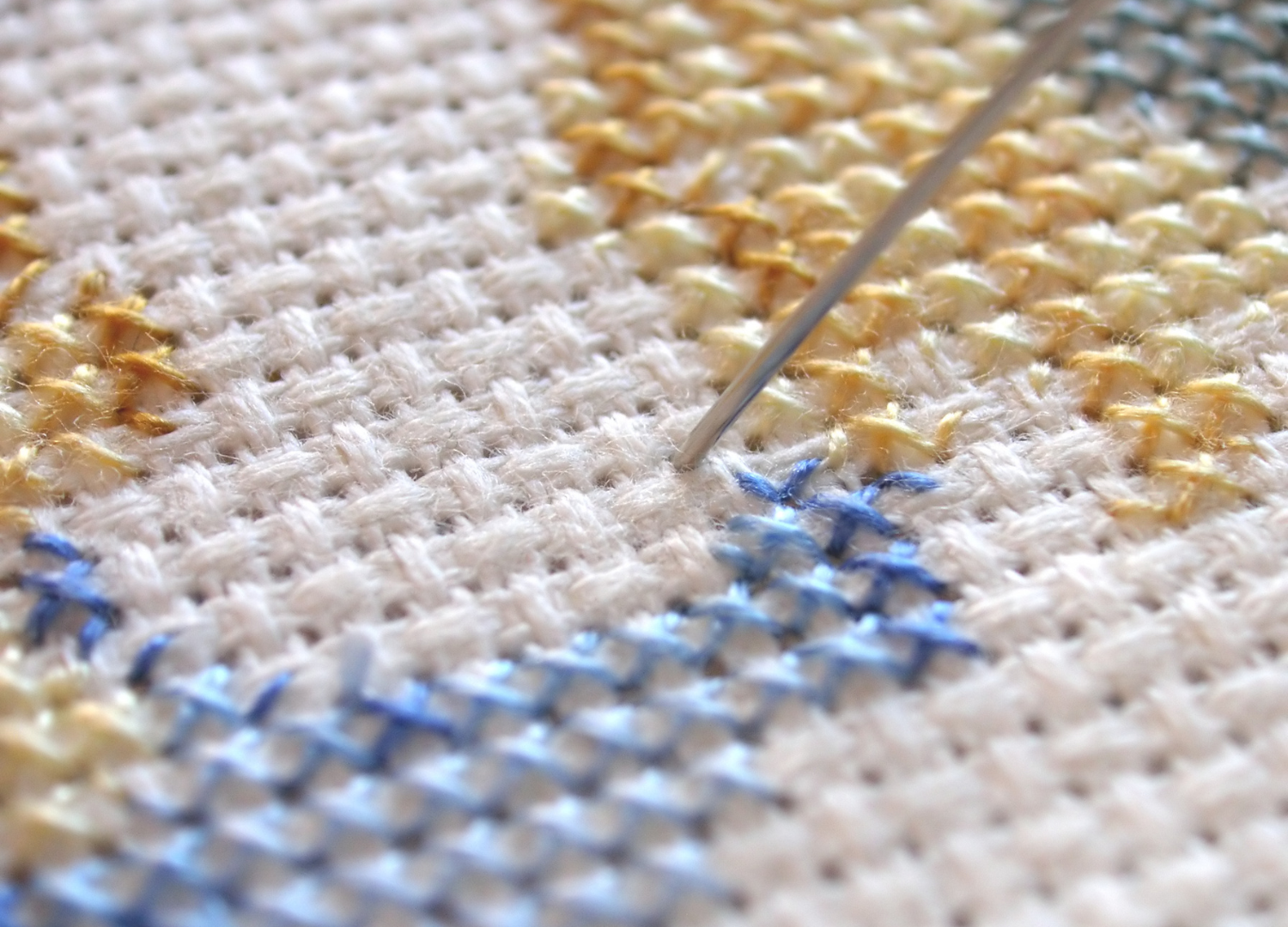 Cross Stitch vs Needlepoint: What’s the Differences ...