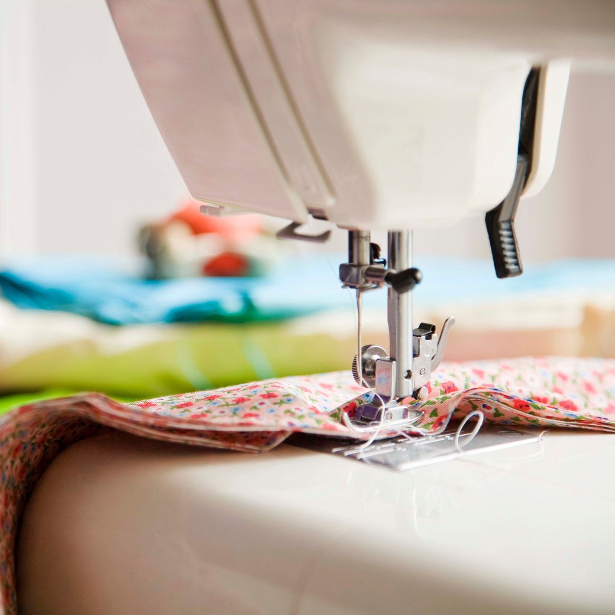 Serger vs Sewing Machine: What You Need To Know ...