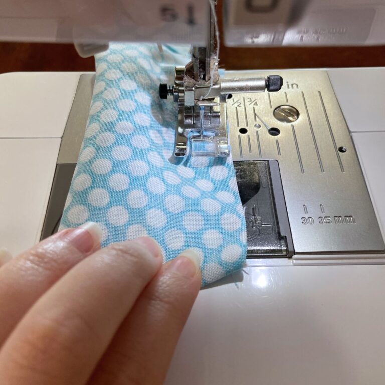 How to Make DIY Scrunchies: Free Sewing Tutorial ...