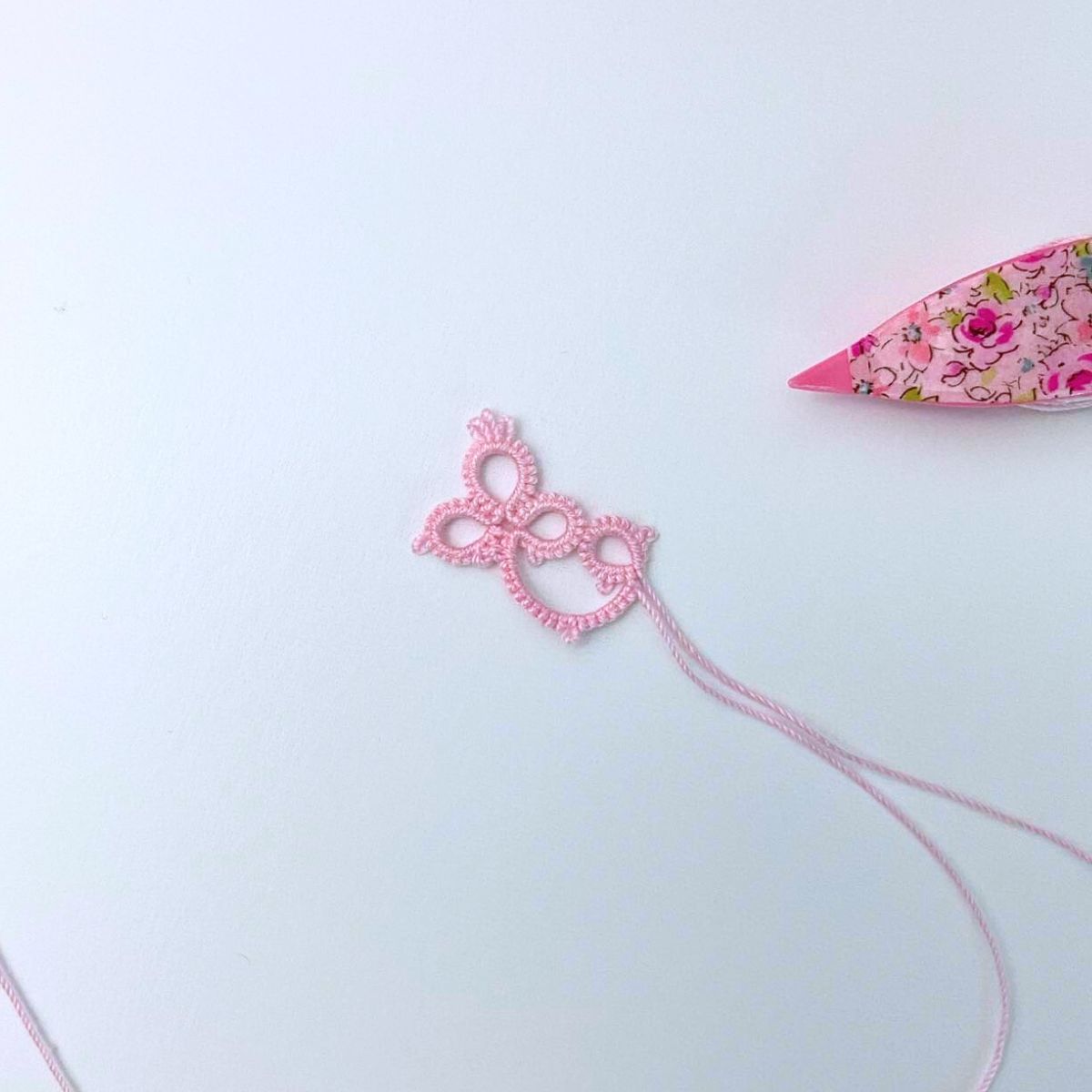 Free Lace Bookmark Shuttle Tatting Pattern - NeedlesnBeadsnSweetasCanbe
