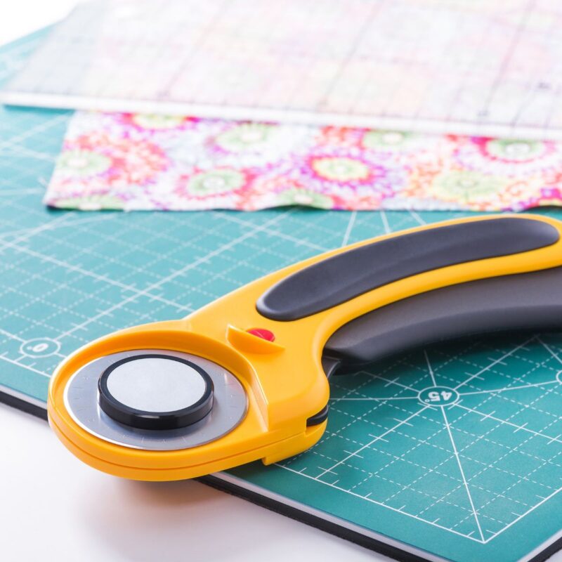 What are The Best Rotary Cutters for Quilting? - NeedlesnBeadsnSweetasCanbe