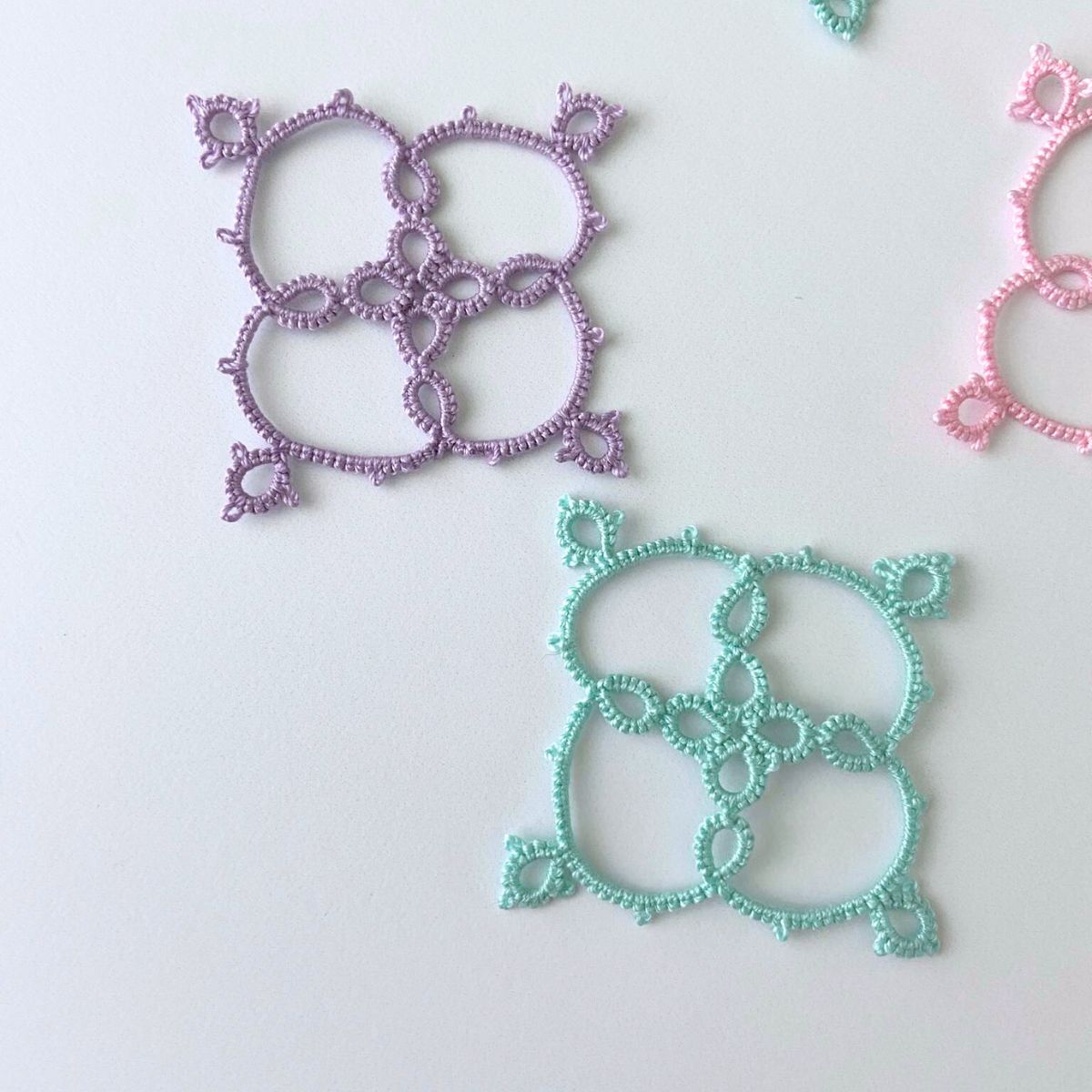 Easy and Simple Square Motif Tatting Pattern - NeedlesnBeadsnSweetasCanbe