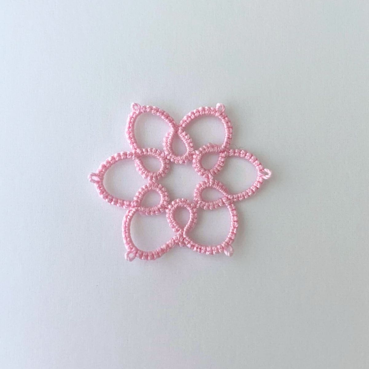 What is Tatting? A Guide for Beginner Tatters - NeedlesnBeadsnSweetasCanbe