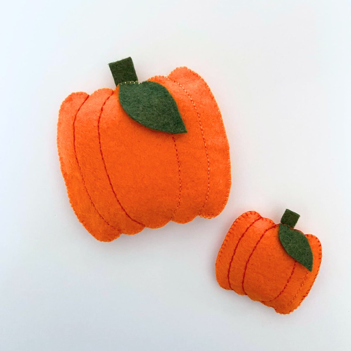 How to Make a Easy Felt Pumpkin: Free Tutorial - NeedlesnBeadsnSweetasCanbe