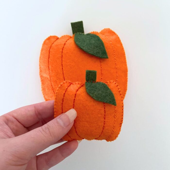 How to Make a Easy Felt Pumpkin: Free Tutorial - NeedlesnBeadsnSweetasCanbe