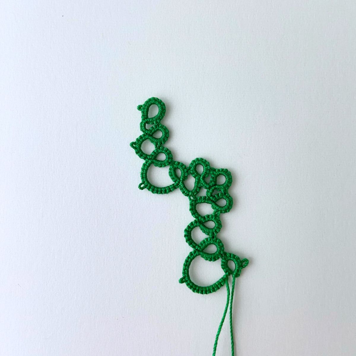 Free Fall Oak Leaf Tatting Pattern and Diagram - NeedlesnBeadsnSweetasCanbe