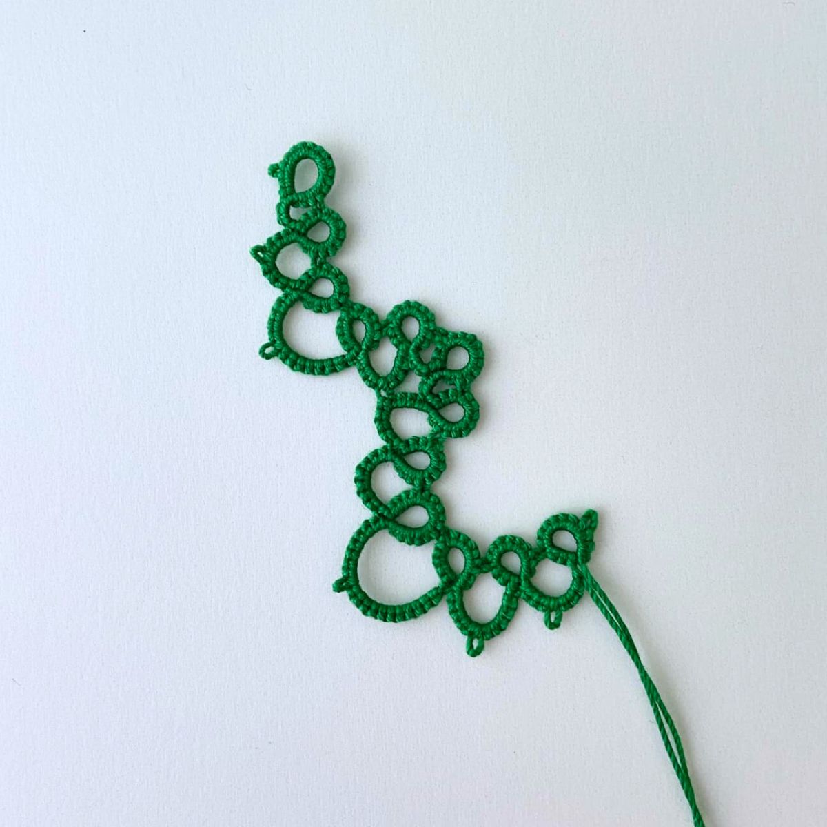 Free Fall Oak Leaf Tatting Pattern and Diagram - NeedlesnBeadsnSweetasCanbe