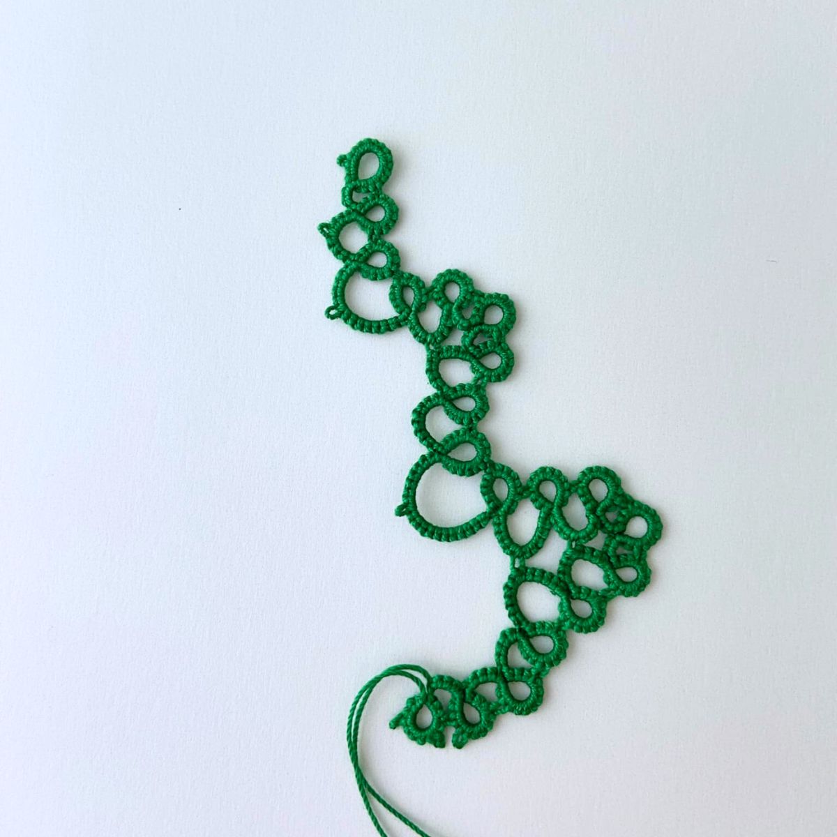 Free Fall Oak Leaf Tatting Pattern and Diagram - NeedlesnBeadsnSweetasCanbe