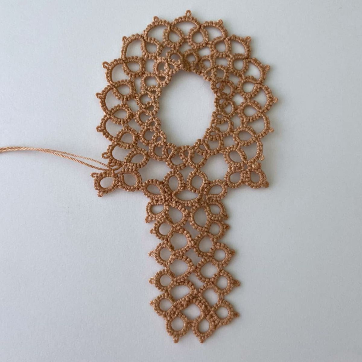 Free Gingerbread Man Tatting Pattern - NeedlesnBeadsnSweetasCanbe