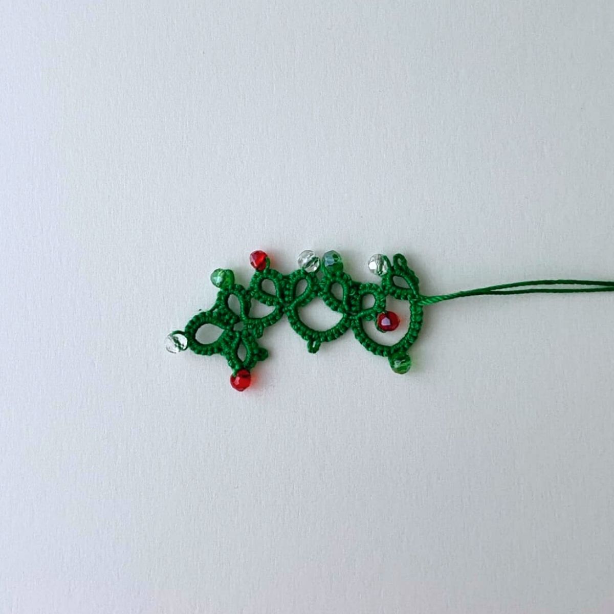 Free Beaded Christmas Tree Tatting Pattern - NeedlesnBeadsnSweetasCanbe