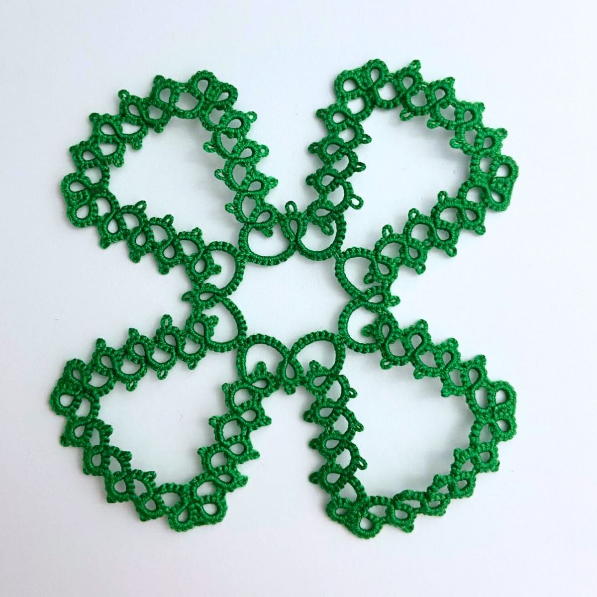 Free Four Leaf Clover Tatting Pattern - NeedlesnBeadsnSweetasCanbe