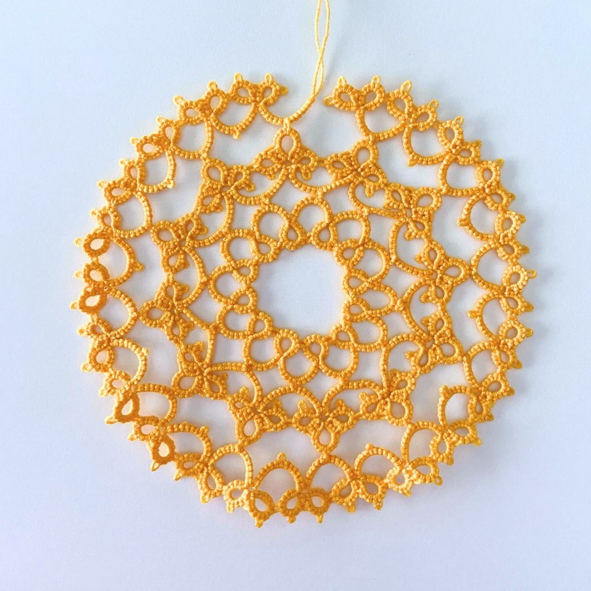 Free Sunny Doily Tatting Pattern and Diagram - NeedlesnBeadsnSweetasCanbe