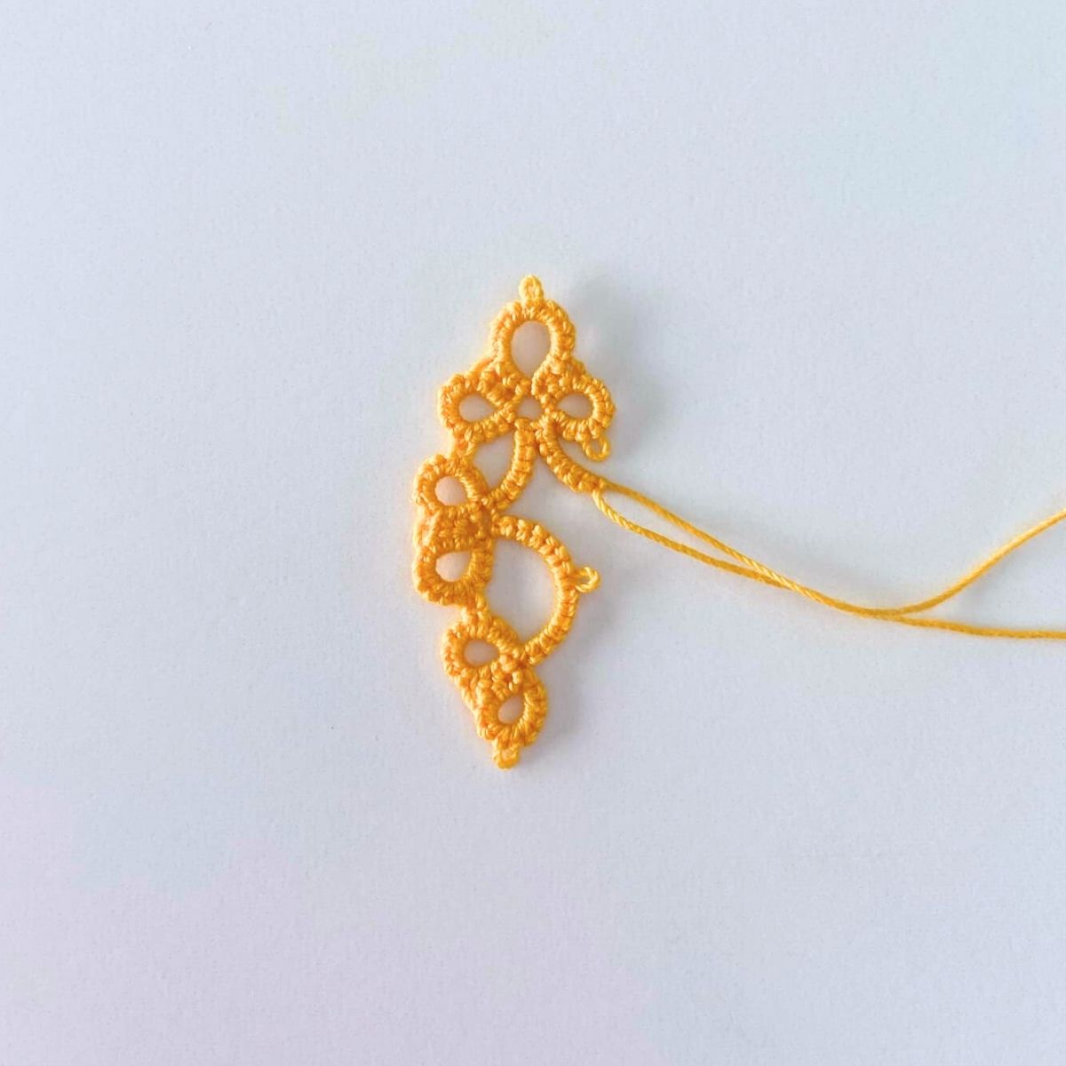 Free Sunny Doily Tatting Pattern and Diagram - NeedlesnBeadsnSweetasCanbe