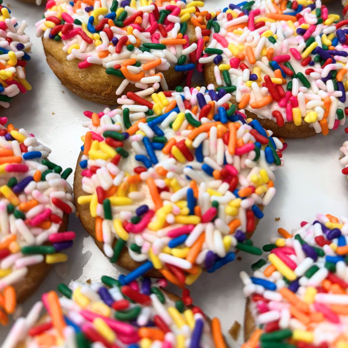 Easy Iced Sugar Cookies with Sprinkles - NeedlesnBeadsnSweetasCanbe