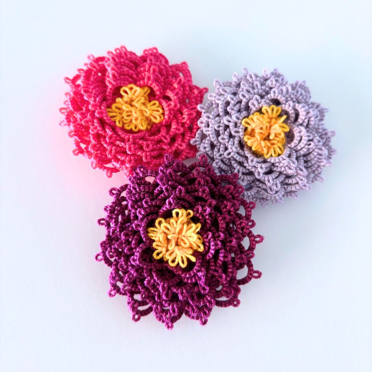 Free Posy Flower Tatting Pattern and Tutorial - NeedlesnBeadsnSweetasCanbe