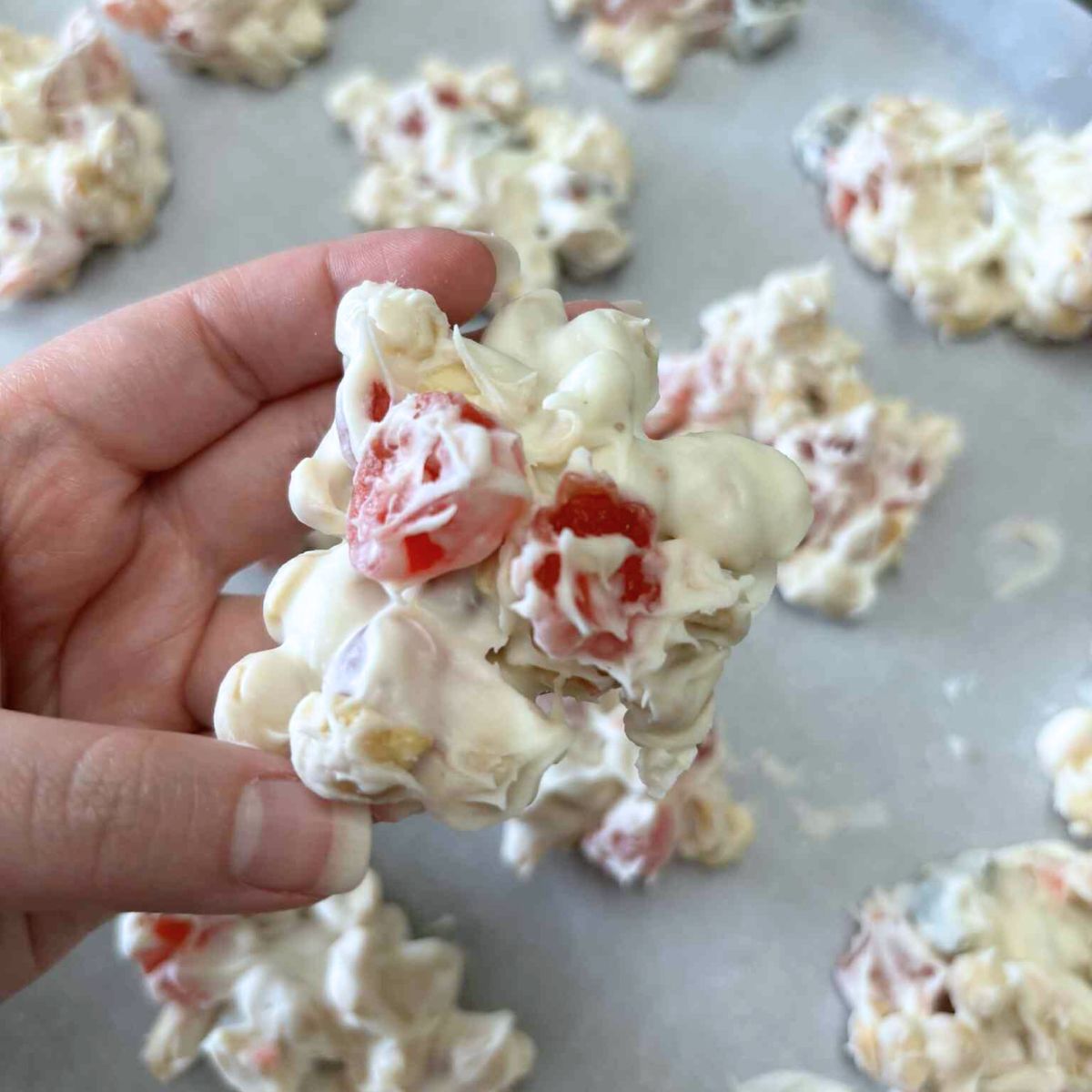 Easy Christmas Clusters Candy Recipe - NeedlesnBeadsnSweetasCanbe